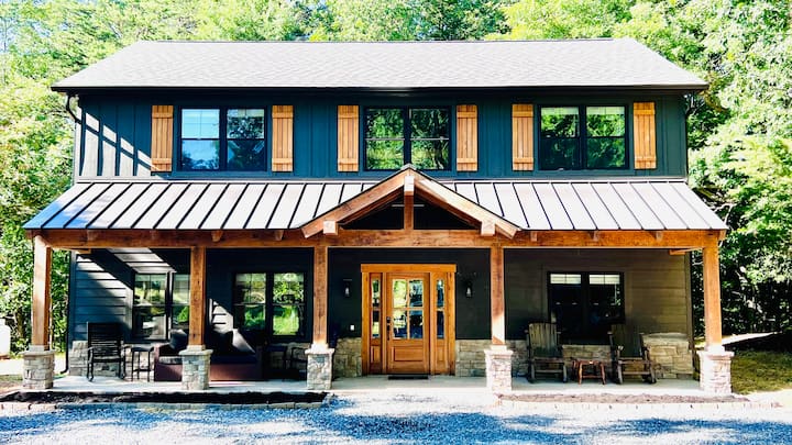 Luxury & Seclusion, Barndo W/ Riverfront Access - Bear Creek Lake State Park, Cumberland