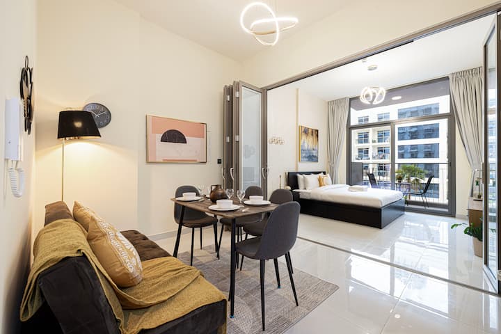 Stylish Pool View 1br In Barsha South Sleeps 5 - Dubai
