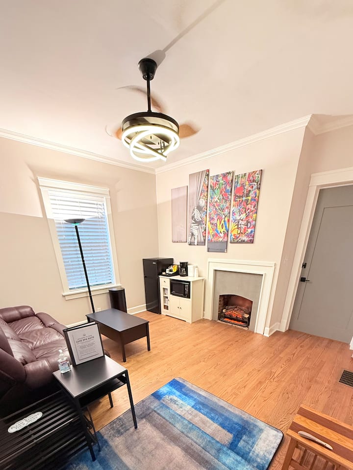 *New* Luxe Spa Suite • Led Rain Shower & Speaker - 亞特蘭大