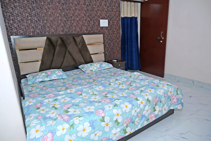 Nk Home Stay (Near Assi Ghat And Ganga River) - 바라나시