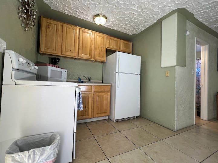 12n Las Vegas Bachelor Studio Near Strip - Paradise