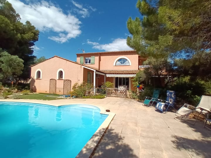 Un Balcon Sur Et Sous Les Oliviers. - Frontignan