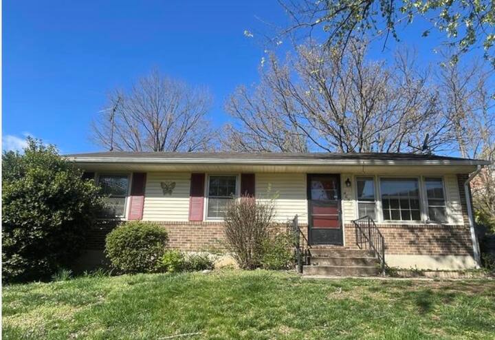 Spacious Home - Roanoke, VA