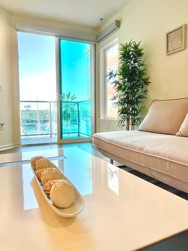 Harbor View | Luxury 2 Bedroom 2.5 Bath Townhouse - Pacific Palisades - Los Angeles