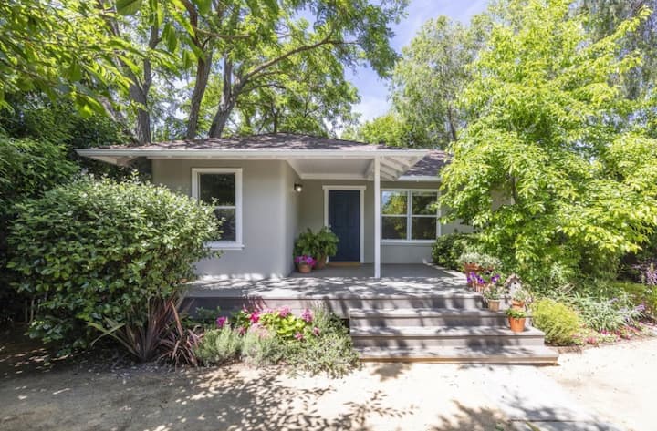Peaceful, Charming Home! - Menlo Park, CA