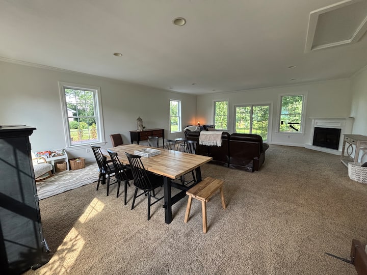 Creekside Getaway, Close To Local Attractions! - Strasburg, PA