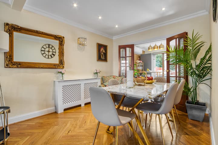 Premium - 4 Bedroom House With Garden And Balcony - Harrow