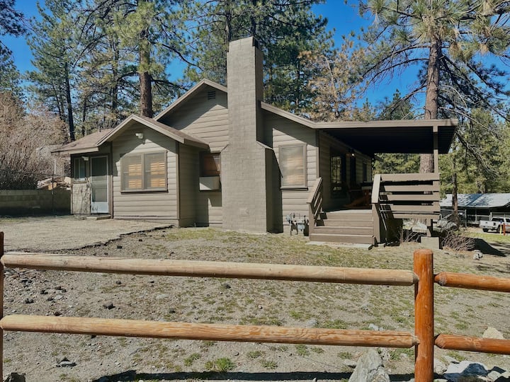 Cabin 'Round The Corner: Comfy Quiet Mountain Life - Wrightwood, CA