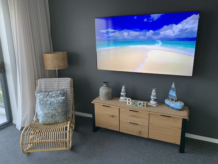 Corrigans Beach View Apartment - Long Beach