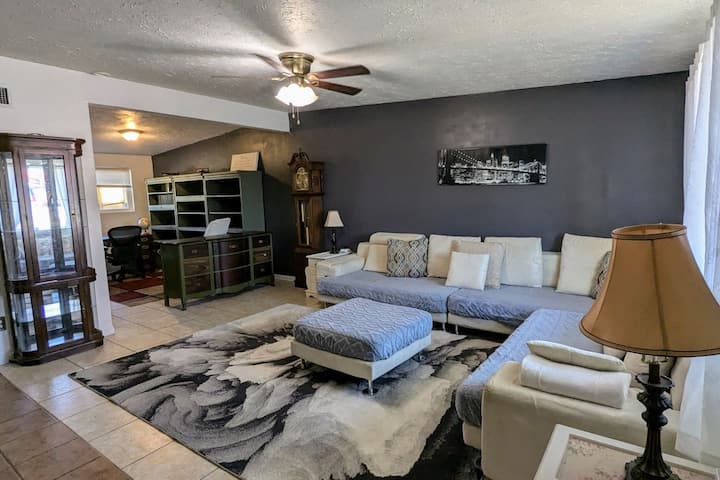 Fort Huachuca. 8 Guest. 4bed, 2bth, Gym, (Pet Fee) - Sierra Vista, AZ