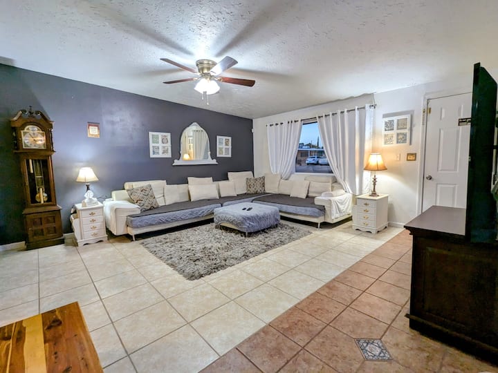 Fort Huachuca. 8 Guest. 4bed, 2bth, Gym, (Pet Fee) - Sierra Vista, AZ