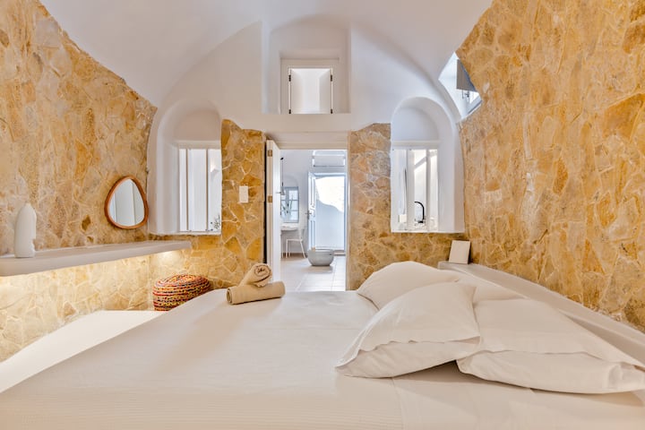 White Whisper - Santorini