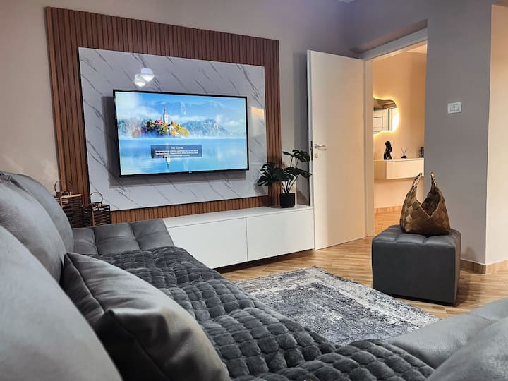New Modern Tirana Apartment - Tiran