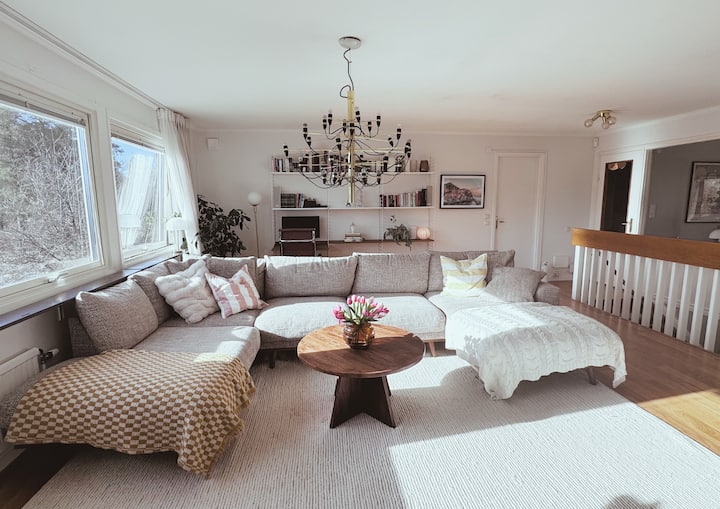 Solig Trädgårdsvilla Nära City - Stockholm