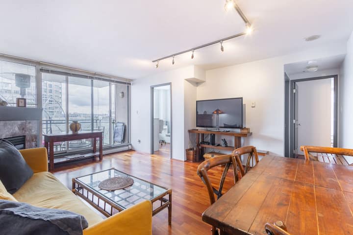 Bright & Relaxing Downtown Haven ~ City View ~ Pkg - Vancouver