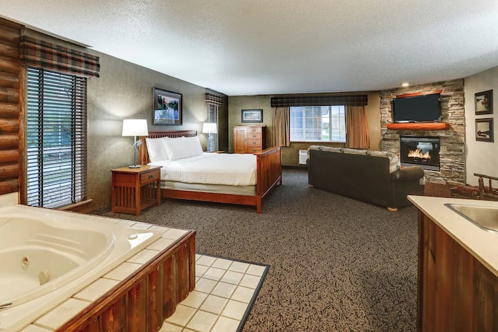 Theme Suite, Whirlpool At Stoney Creek St. Joseph - 