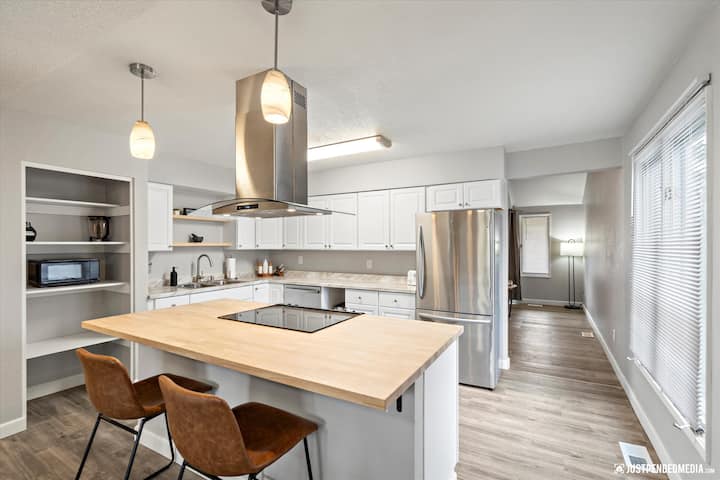 Westchester Lagoon Getaway - Anchorage