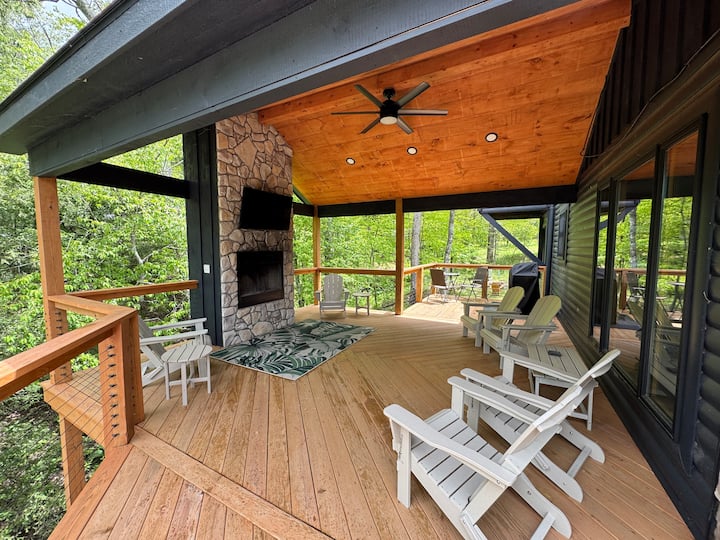 On The Rocks
Lakeside Mountain Chalet - Deep Creek Lake, MD