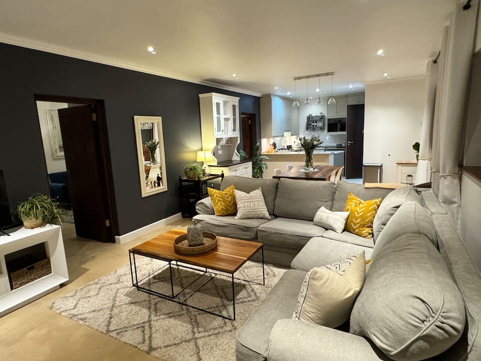 Rondebosch Vacation Rentals & Homes - Rondebosch, Cape Town, South ...