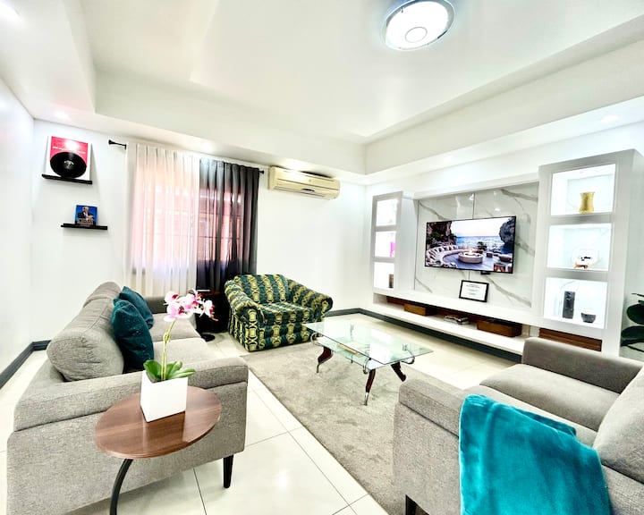 Enzos Suite Escape- Secure|quiet|pool|wifi|parking - Kingston, Jamaica