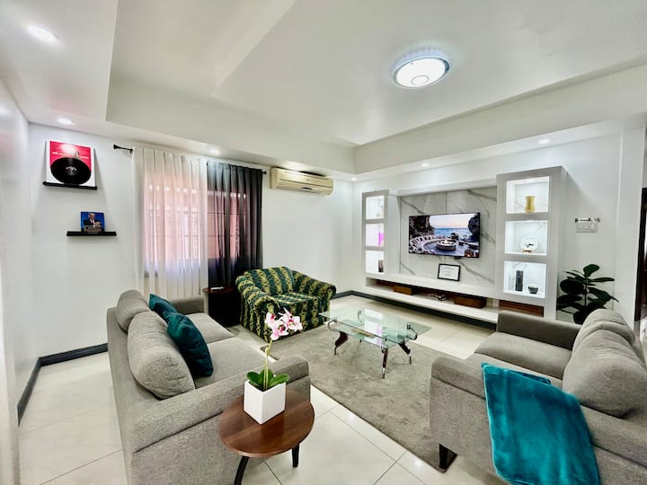 Enzo’s Suite Escape|secure 2br 2.5ba · Pool · Wifi - Kingston, Jamaica