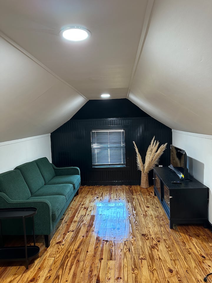 Two Bedroom In A Cozy Home - Nederland, TX