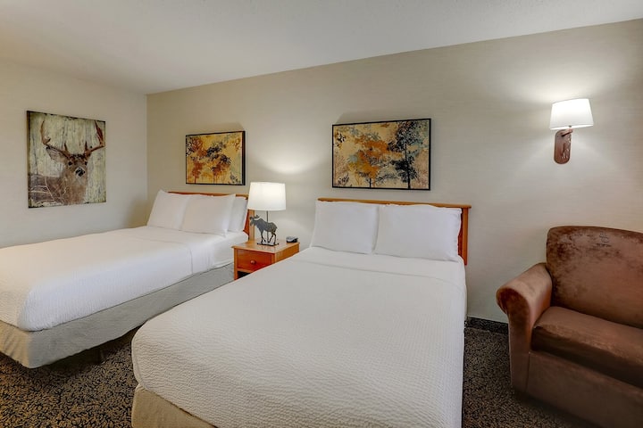 Deluxe 2 Double, Stoney Creek Quincy, Free Parking - Quincy, IL
