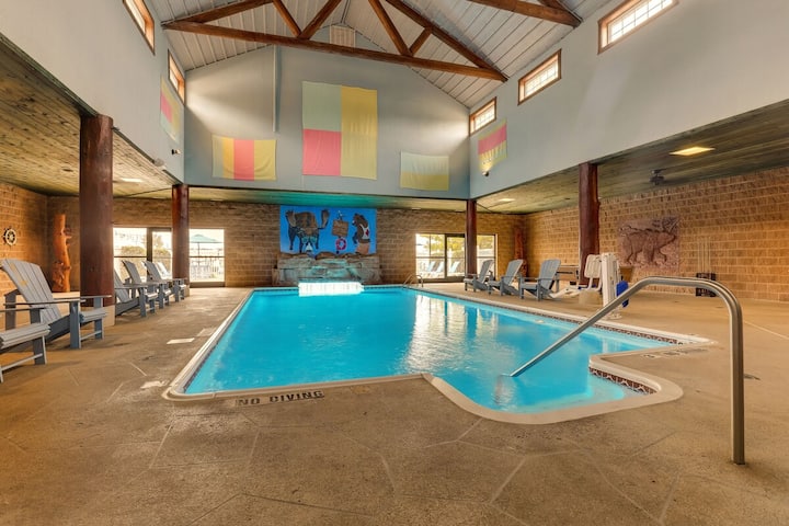 Riverside Bliss: Unique & Cozy Suites | 3 Units - Quincy, IL