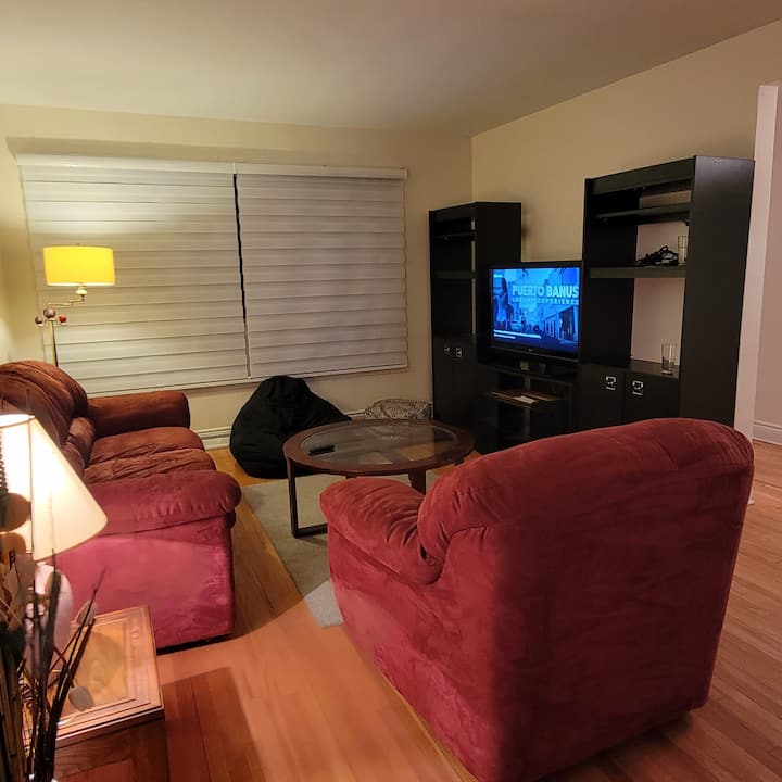 Charming Home In Chomedey - Montreal