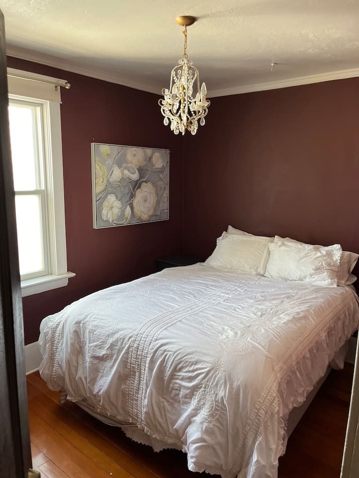 The Burgandy Room - Prince Albert