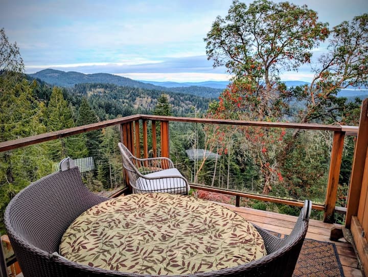 Ocean&mountain View Retreat,hot Tub,jacuzzi,garden - Cowichan Bay