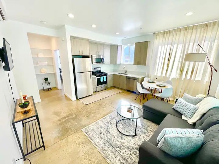 Modern Condo - Reno, NV