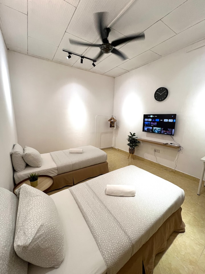 Kicauan Studio#2 - (For 2 Pax) Free Netflix - Kuala Berang