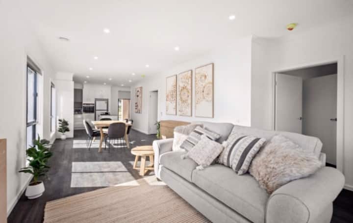 Relax And Rejuvenate In Style - Melton