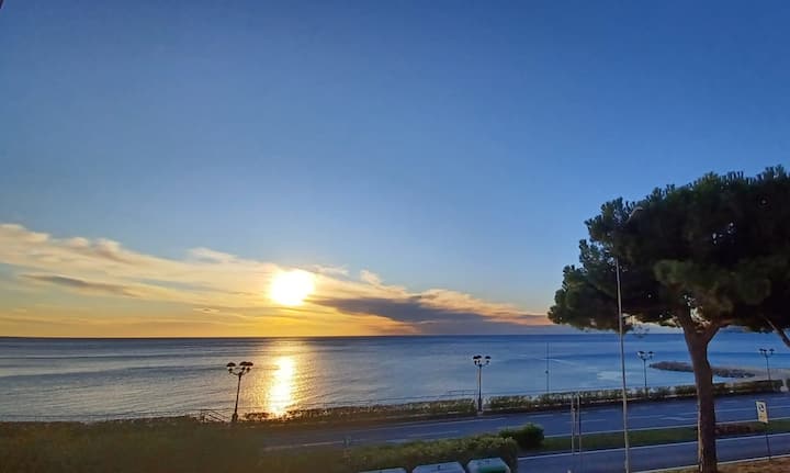 Bluesky Appartamento Fronte Mare - Noli