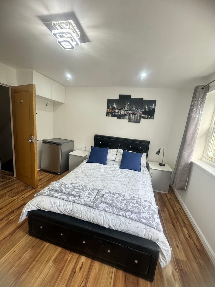 Quite Close To Tower Bridge Family En-suite 4 - Londres