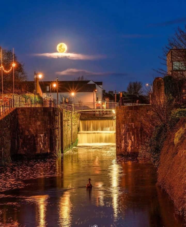 Zac’s Alley (Apartment A)
Is Awesome! - アイルランド ゴールウェー