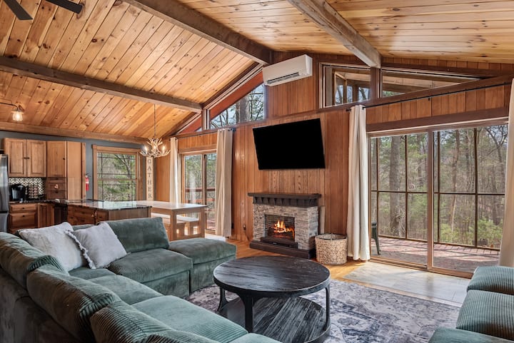 Private 4br Cabin: Fire Pit & Fast Wi-fi Sleeps 10 - Shenandoah National Park