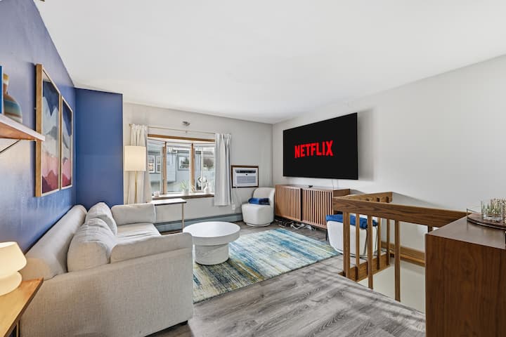 Private Parking, 5 Blocks From South Shore Beach - Milwaukee, WI