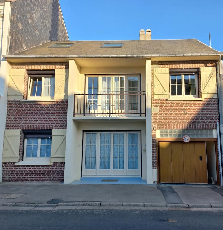 Emplacement Pour La Voiture Devant 
 Jardin Privé - Cayeux-sur-Mer