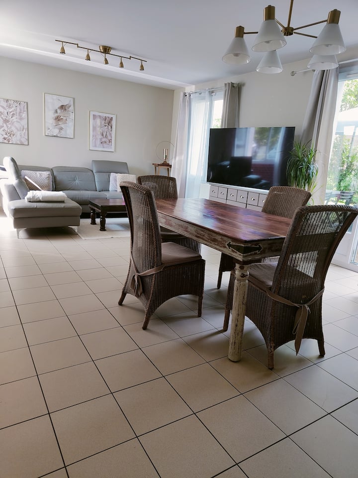 Chambre Privée Dans Une
Maison - Compiègne