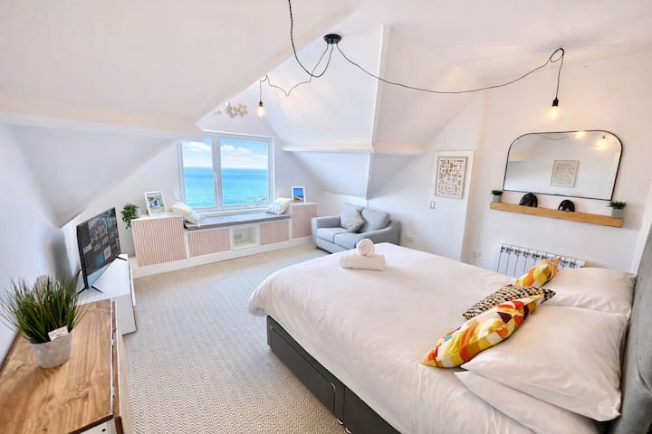 Pier View Retreat - Sea Views - With Parking - Bournemouth