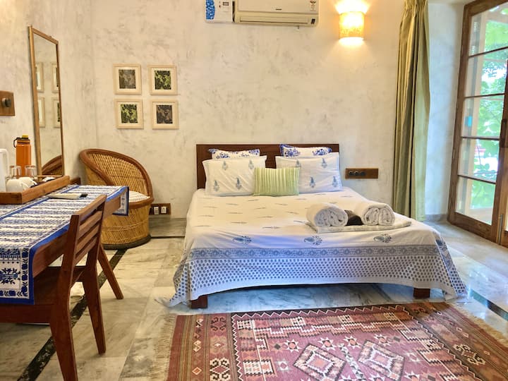 Canopy Room @The Lime Cottage W/ Balcony For Yoga - Chandigarh
