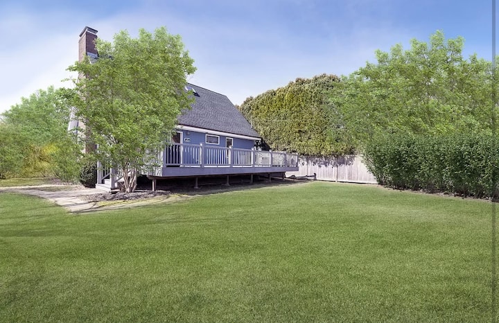 Ditch Plains Beach Surf House! - Montauk, NY