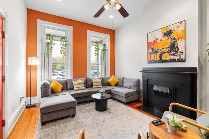 Downtown | Easy Park | 5 Mins To Convention Center - Richmond, VA