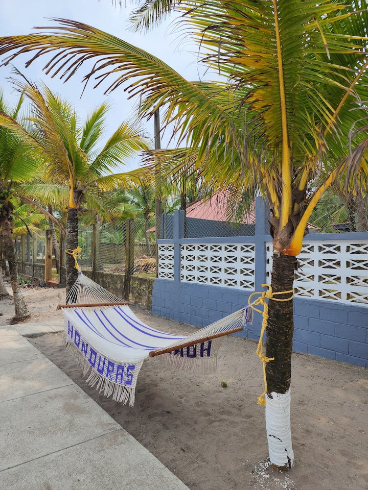 Villa Angebella - Beachfront Accommodation - Puerto Cortés