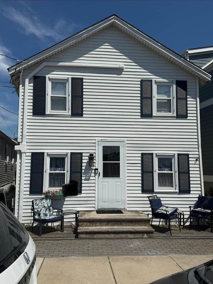 Cottage Steps From The Beach! - Point Pleasant Beach, NJ