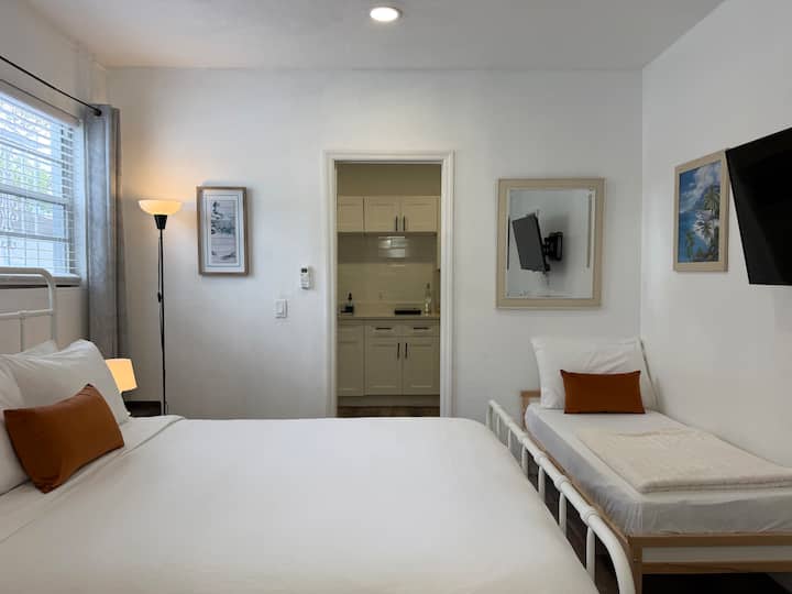 Private Studio W/free Parking Walk To Bucs Stadium - Aéroport de Tampa (TPA)