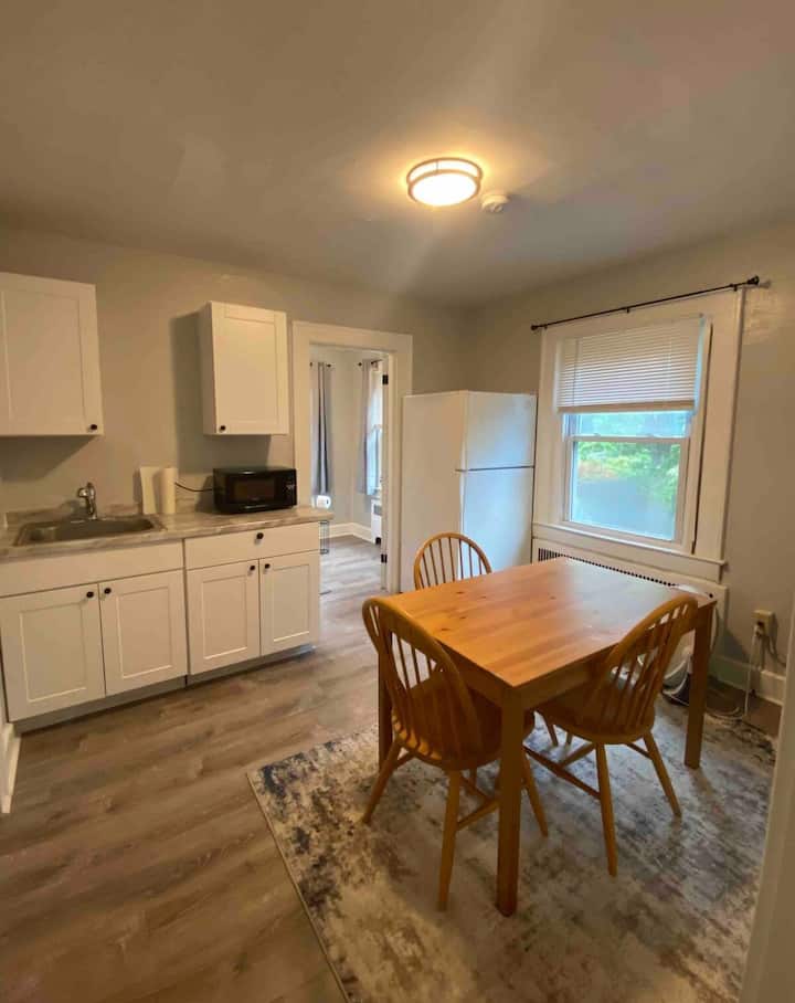 Cozy Takoma Park 1 Bed Perfectly Located - Takoma Park, MD