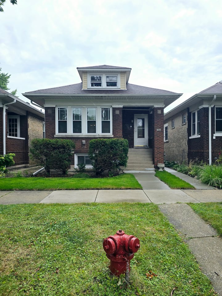Entire Bungalow In Chicago - Evanston